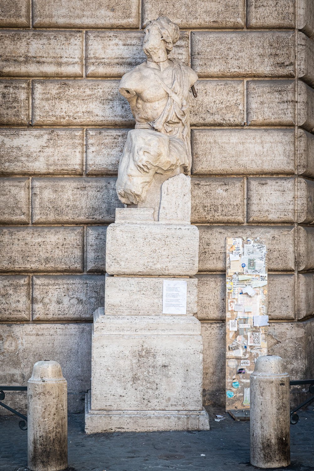 These Famous Rome Statues Are Talked To With Complaints